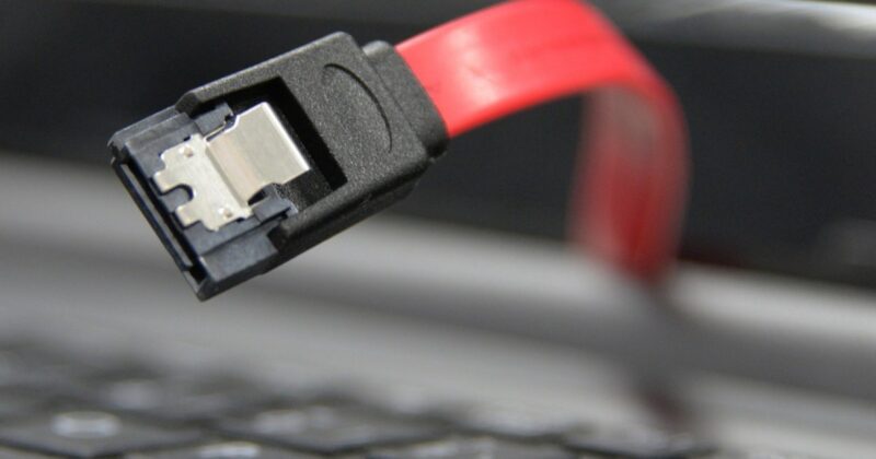 Qu'est-ce que le SATA ? Définition complète sur cette connectique